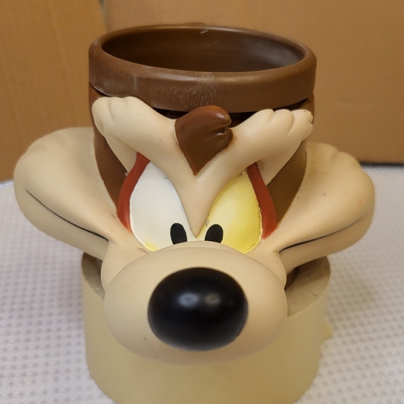 Warner Bros. | Kitchen | Warner Brothers Vintage 993 Wile E Coyote 3d ...
